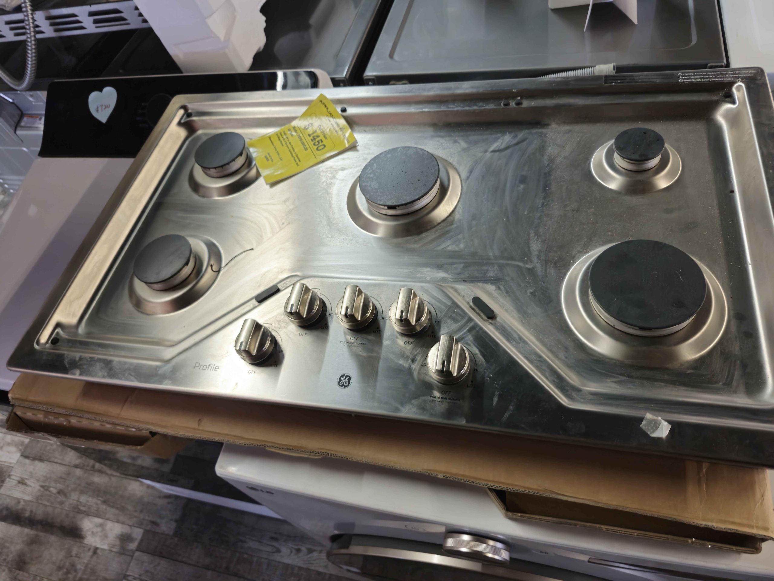 GE Profile 36" Built-In Tri-Ring Gas Cooktop with Integrated Griddle ...